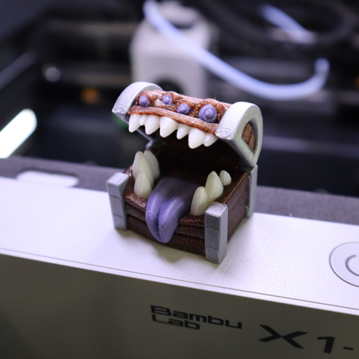 3D Printable MINI mimic chest by Myron