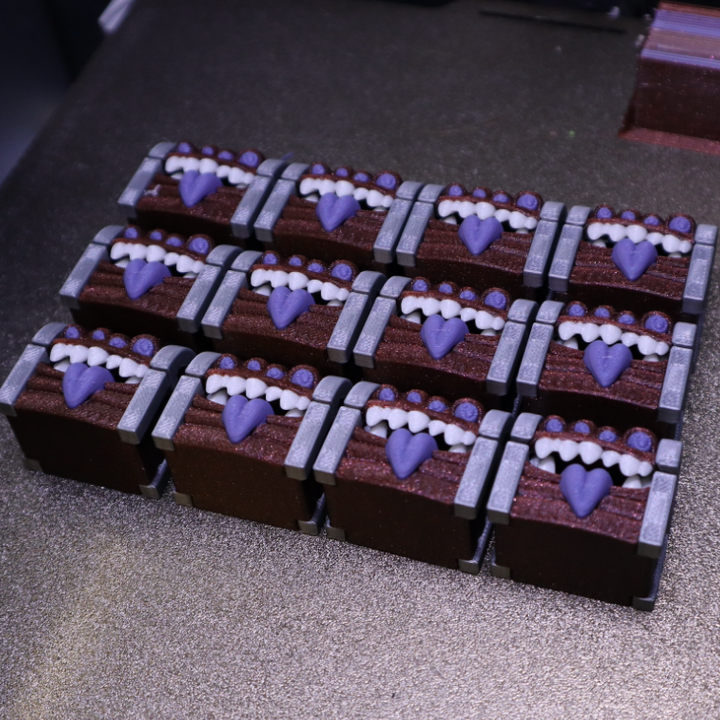 3D Printable MINI mimic chest by Myron