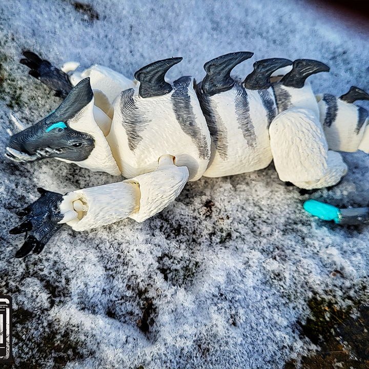 3D Printable Articulated Snowstalker by MagniModels