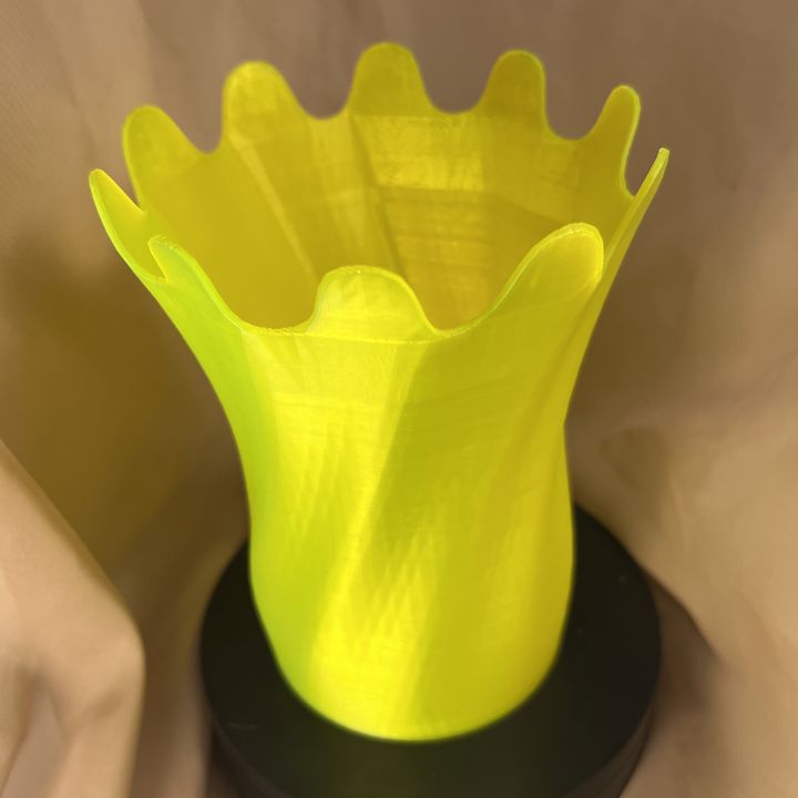3D Printable Crown Vase by Stanley