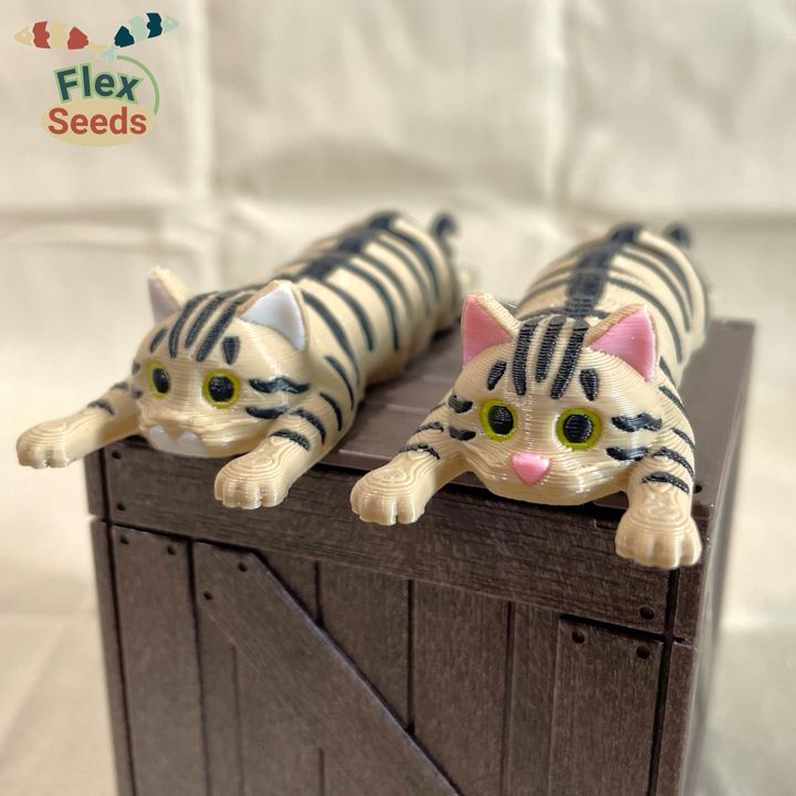 3D Printable Flexi Holding Tabby Cat Set (Print-in-place) by 3D Flexseeds