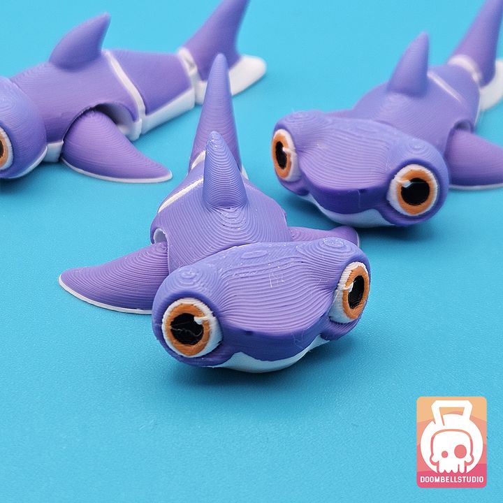 3D Printable 🦈 The Mini Hammerhead Shark by DoomBellStudio