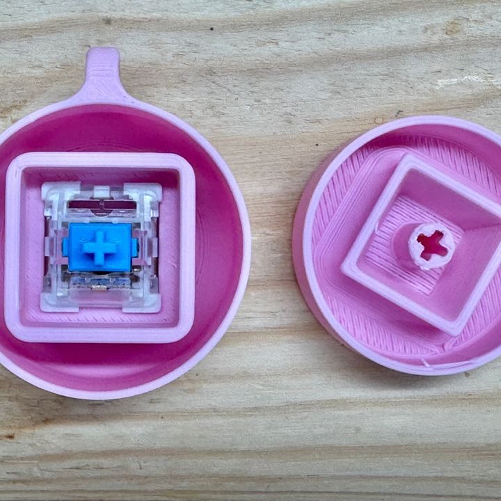 3D Printable “HOT LIPS” Love Heart Keychain Clicker by ENIQUE3D