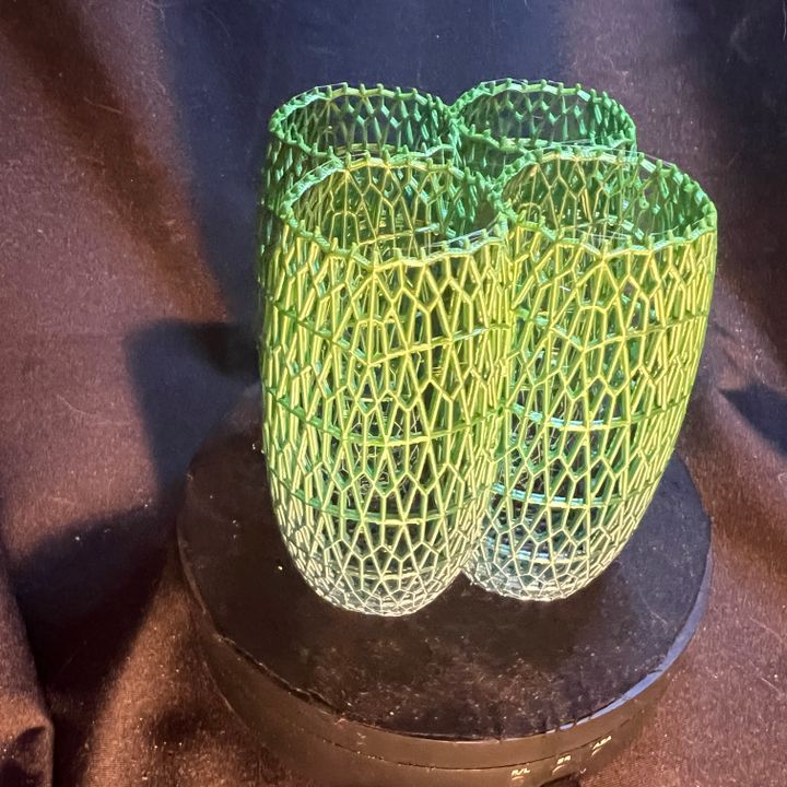 3D Printable 3D printable Quad Mesh Vase by Stanley