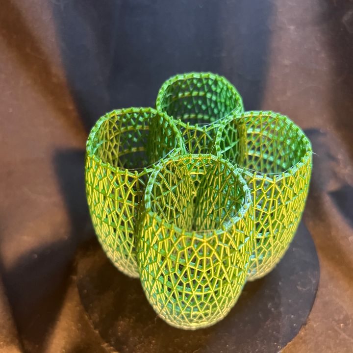 3D Printable 3D printable Quad Mesh Vase by Stanley