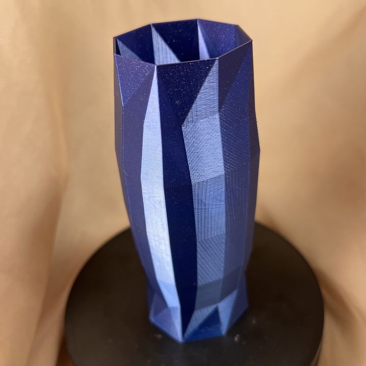 3D Printable Geometric Vase by Stanley
