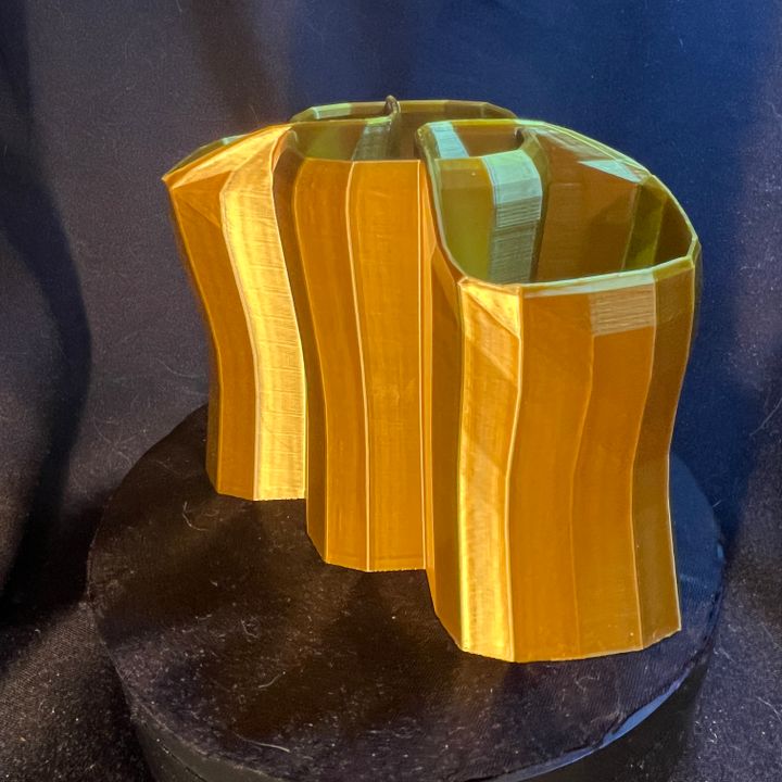 3D Printable Wave Desk Organizer by Stanley