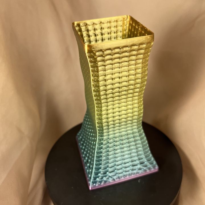 3D Printable Mesh Pencil holder/Vase by Stanley
