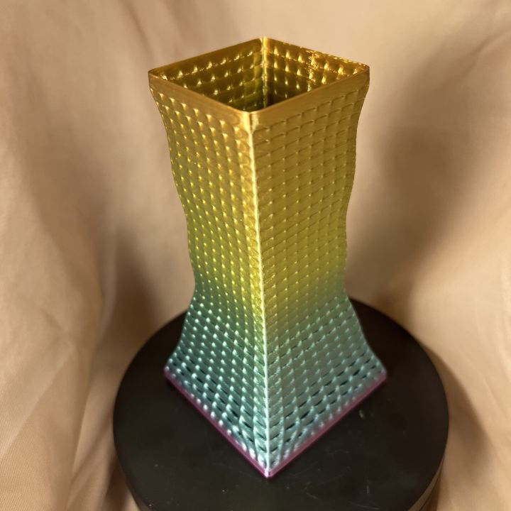3D Printable Mesh Pencil holder/Vase by Stanley