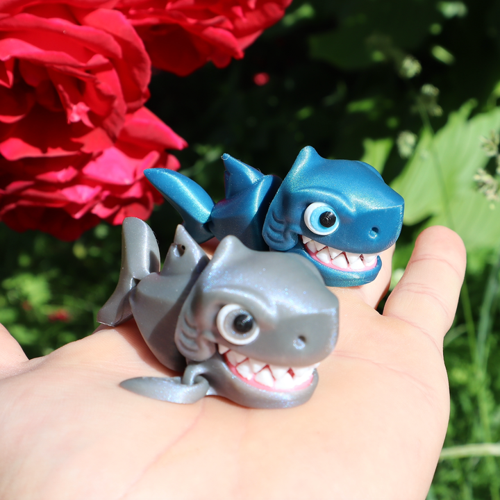 3D Printable Biting Shark (Multipart print) by Myron