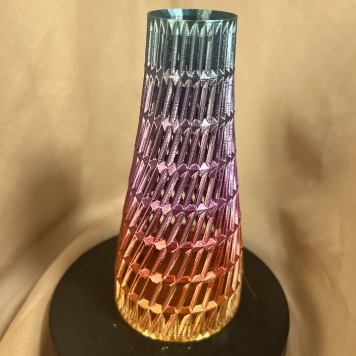 3D Printable Mesh Vase by Stanley