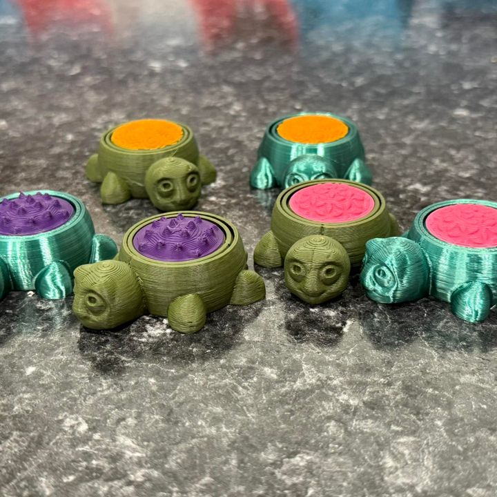 3D Printable Turtle Gyro Fidget-- Easy, fast print! by Jambaby Designs