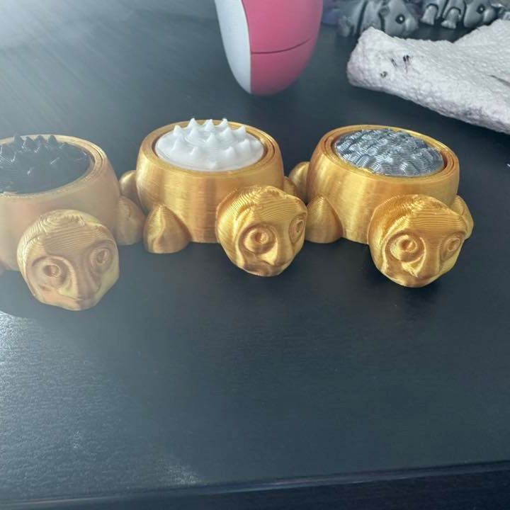 3D Printable Turtle Gyro Fidget-- Easy, fast print! by Jambaby Designs