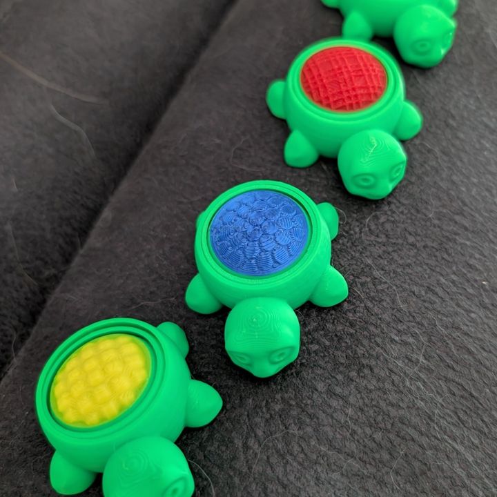 3D Printable Turtle Gyro Fidget-- Easy, fast print! by Jambaby Designs