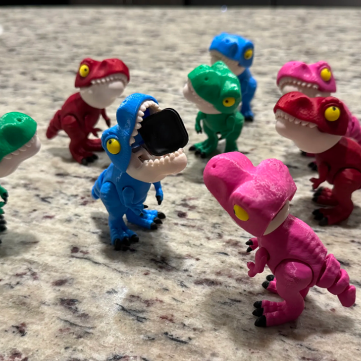 3D Printable biting T-Rex (multipart print) by Myron