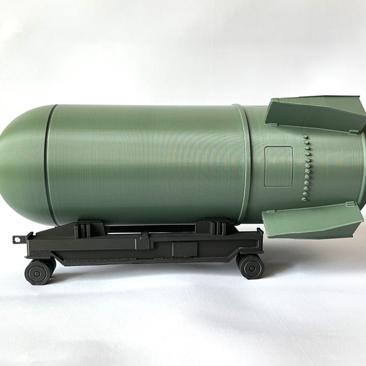 3D Printable B53 Nuclear Bomb – 3D Printed Historical Model by Zanis Eidins