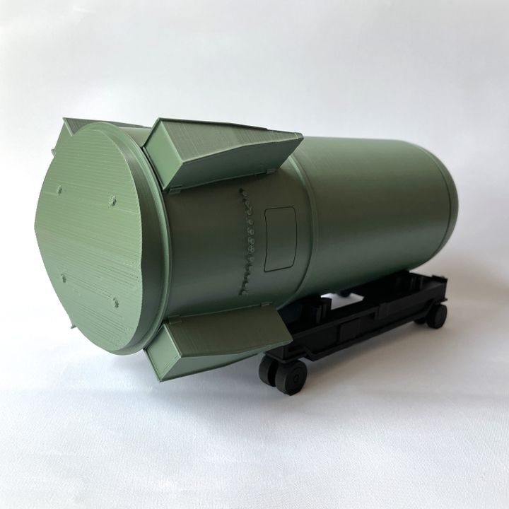 3D Printable B53 Nuclear Bomb – 3D Printed Historical Model by Zanis Eidins