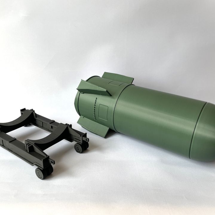 3D Printable B53 Nuclear Bomb – 3D Printed Historical Model by Zanis Eidins