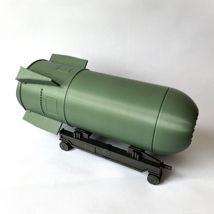 3D Printable B53 Nuclear Bomb – 3D Printed Historical Model by Zanis Eidins