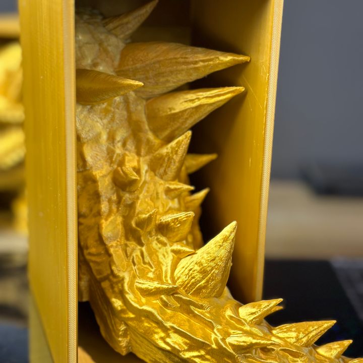 3D Printable Dragon Emerging Book Nook – Head & Tail Edition by CraftyKid3D
