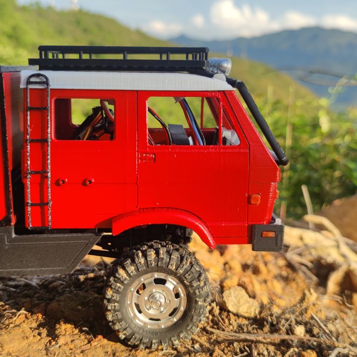 3D Printable Crawler G90 Sleeper Cab - CR18P 6x6 RC body by Ian Jim